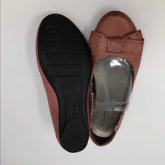 Clarks | Shoes | Clarks Leather Bow Ballet Flat Salmon Pink Women ...